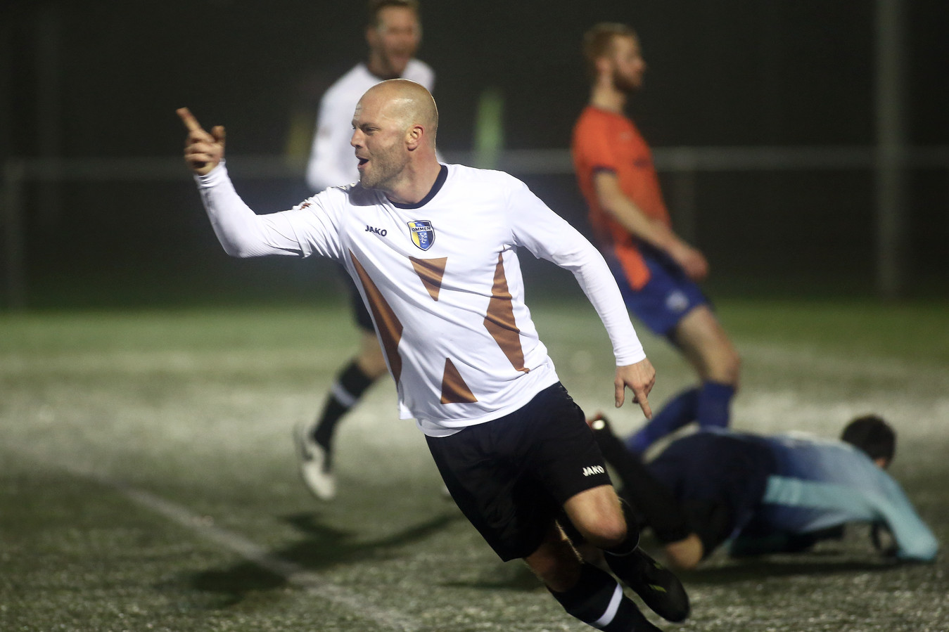 Rik Jan de Groot en Harm Jan Tip staan met FC Ommen na saaie derby ...