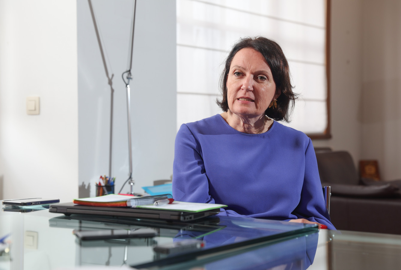 INTERVIEW. Deze vrouwen zijn baas in onze 37 gevangenissen en bij de ...