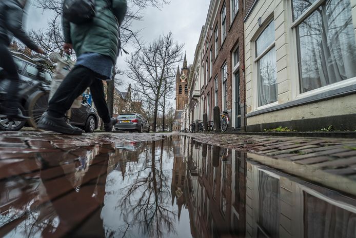 Wateroverlast loopt in Delft de spuigaten uit: wat kun je zelf doen om ...