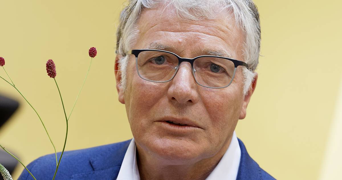 Vughtenaar Rien van Haperen Officier in de Orde van Oranje Nassau na ...