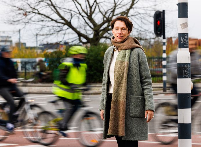 Christa van het OM brengt verdachten verkeersmisdrijven voor de rechter ...