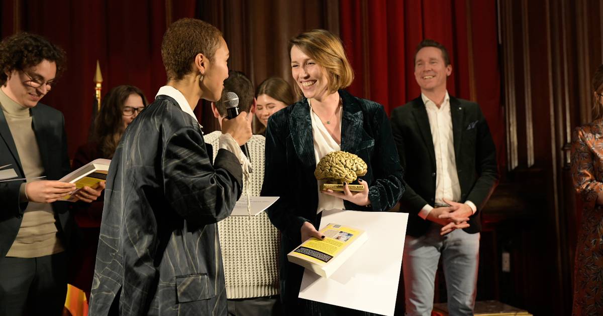 Hellen Tielemans (26) ontwerpt app voor ambulanciers en wint ...