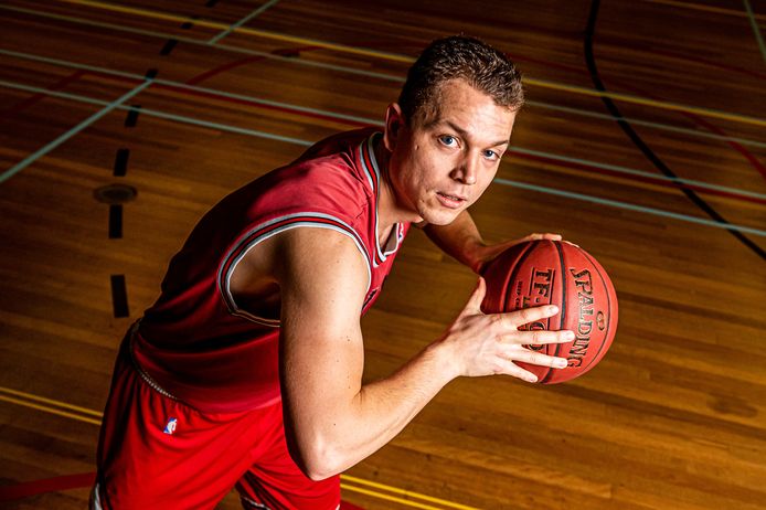 Longembolie zorgt voor uitstel van sportieve plannen Schoonhovenaar Tom ...