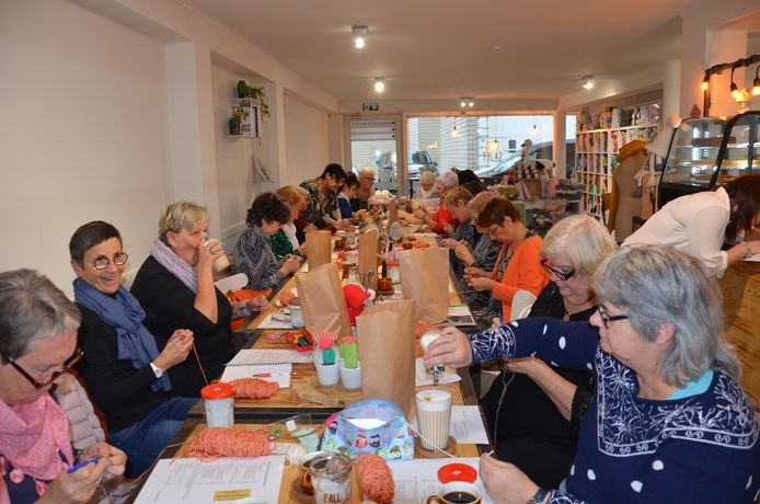 Ouderenweek goed ingezet met gezellig ‘krosjeren’ bij Bar Sajet ...