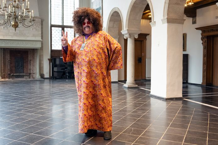 Flowerpower met burgemeester ‘Kruls’: Nijmeegse burgervader weer in ...