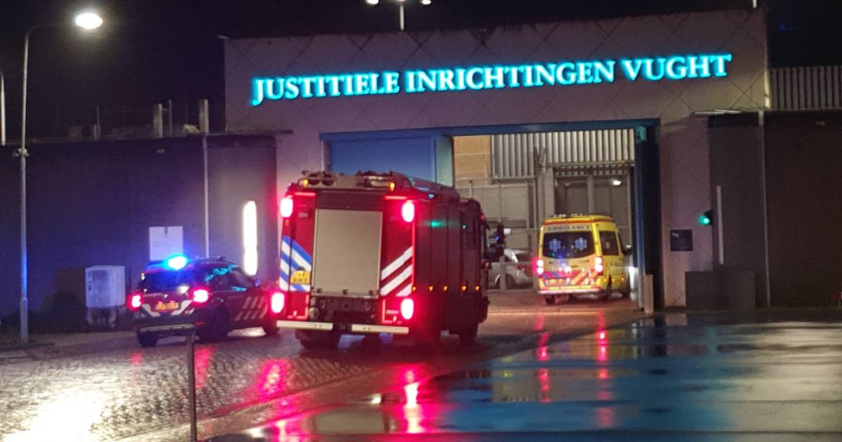 Brand in cel PI Vught, gedetineerde ademt rook in en wordt behandeld in ...