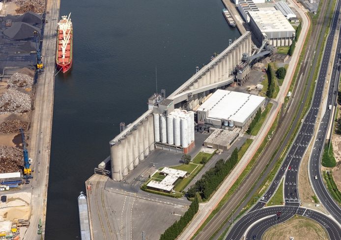 Eindelijk loopt er weer een zeeschip uit Oekraïne de havens van North ...