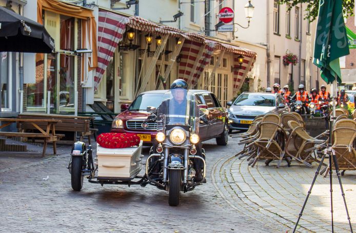Het laatste ritje van motorfanaat Henk Knol | Amersfoort | AD.nl