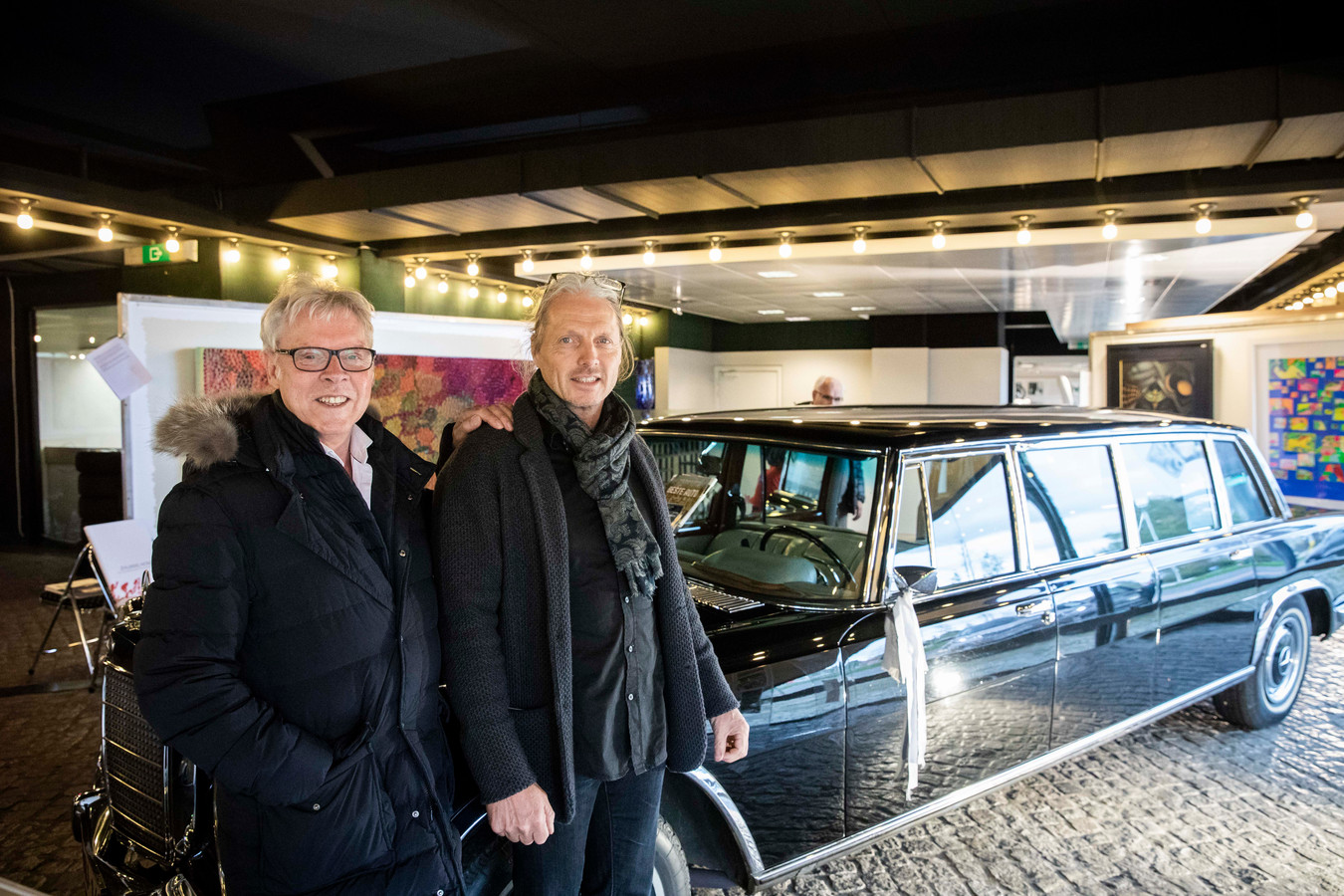 175.000 euro... en de iconische Mercedes-limo waarin Frank Sinatra nog ...