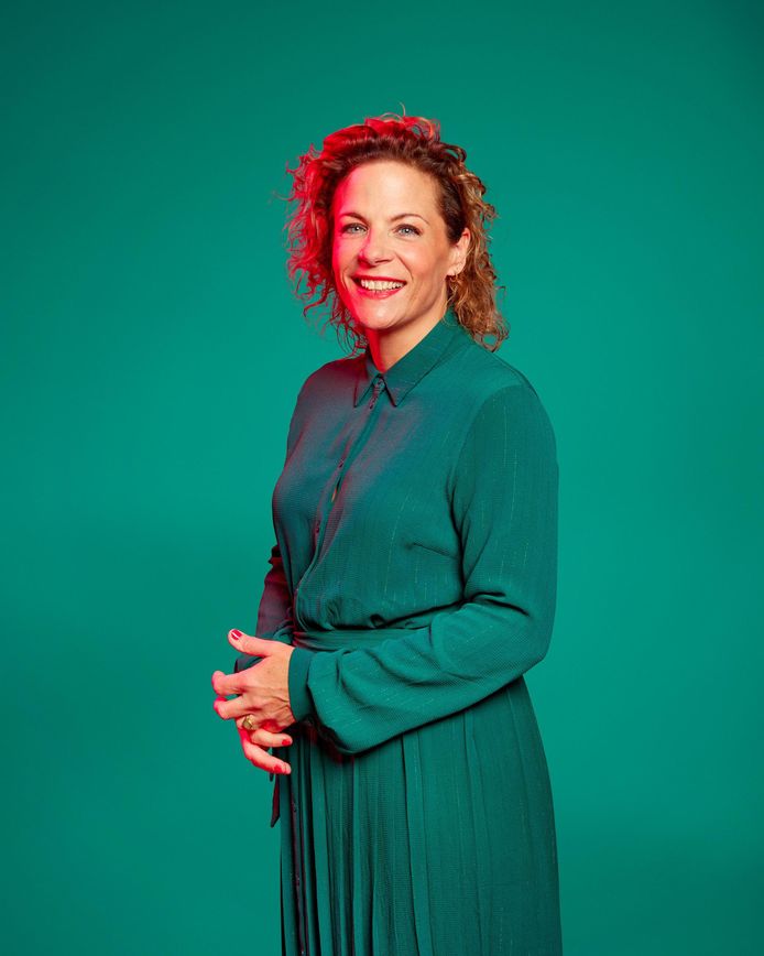 Roos Abelman wordt vaste presentator van Spraakmakers | Show | AD.nl