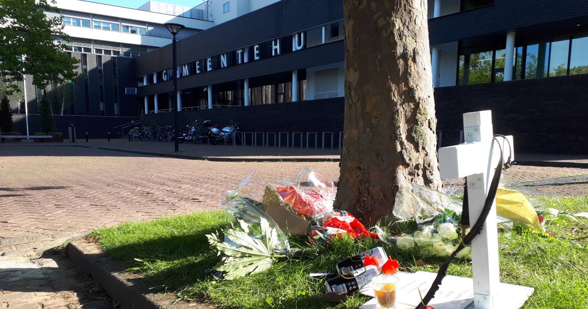 Arie den Dekker stak zichzelf in brand in Oss: handelde gemeente goed ...