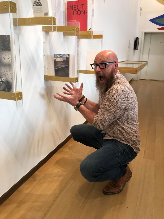 Deventer ontwerper Peter Bos glimt van trots: zijn quarantaineboek ...