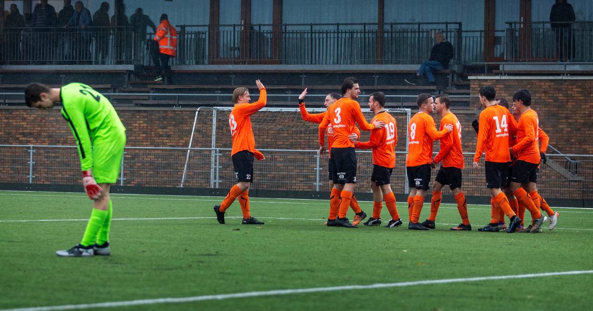 Rood-Wit wordt afgeslacht door Beek Vooruit: ‘Al na twee minuten op ...