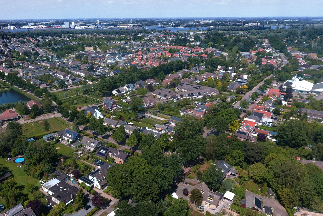 Groeten uit Sleeuwijk, van waaruit je alle kanten op kunt | Foto ...