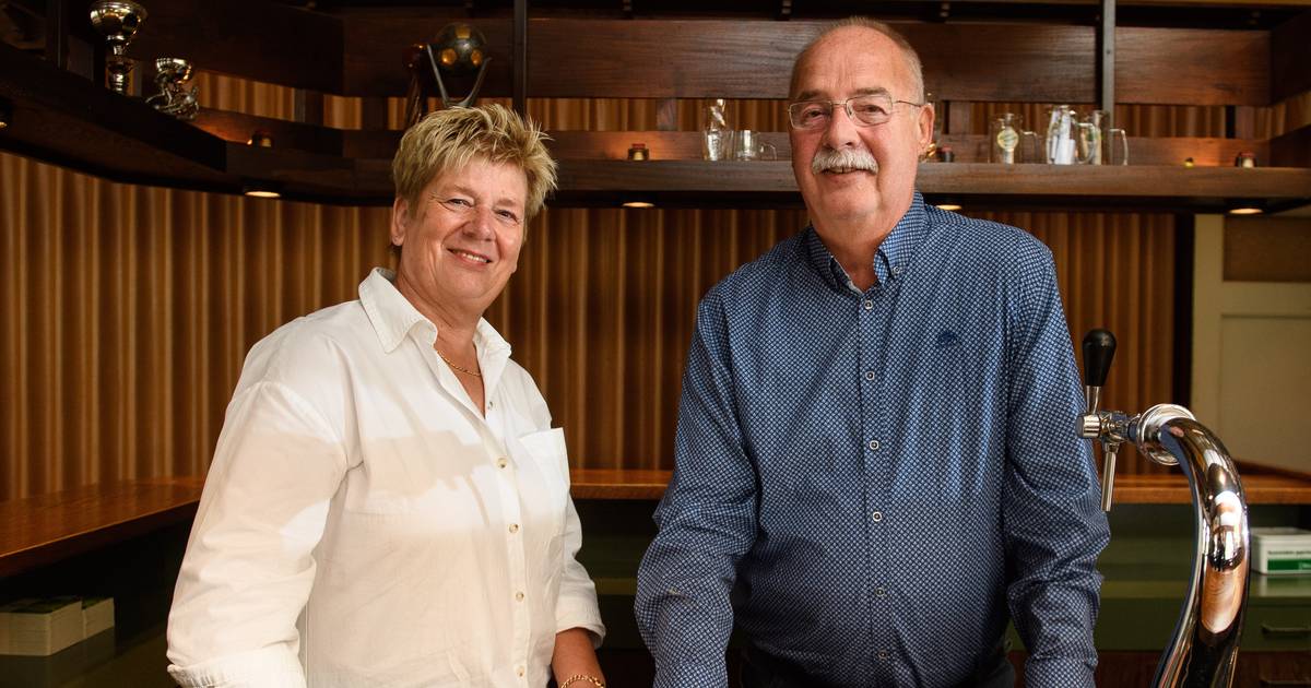 Herman en Wilma sluiten na 155 jaar de tap van café Hassink in Noordijk ...