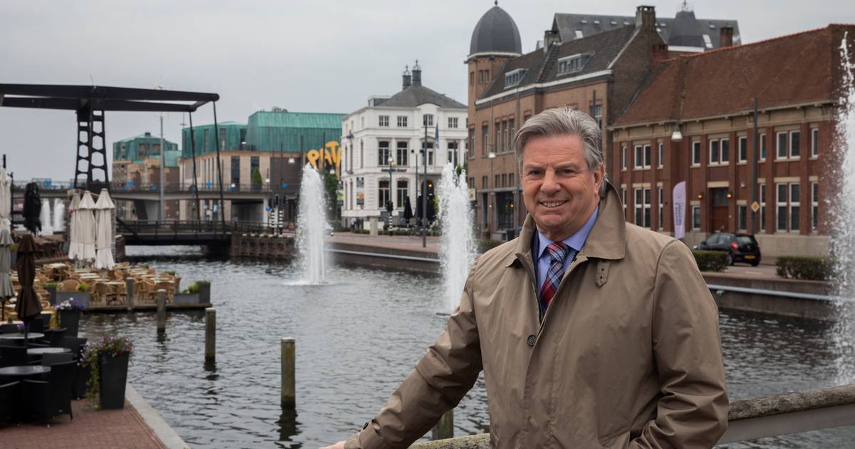 Toine Manders (CDA) ontkent overtreding integriteitsregel, maar stopt ...