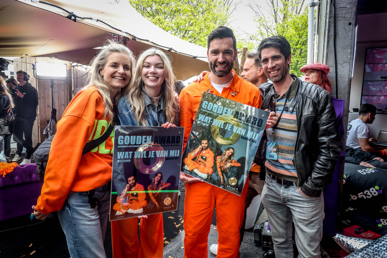 Eerst ontdekte hij Metejoor, nu lanceert Hans Francken Vlaamse girlband ...