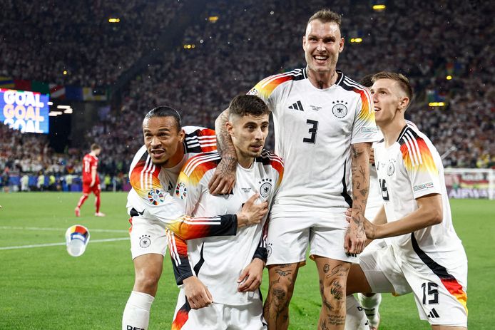 Duits spektakelstuk in Dortmund: gastland naar kwartfinales na zege op ...