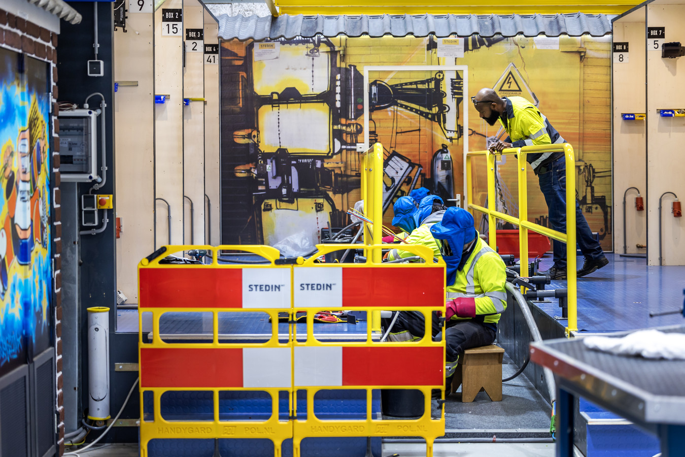 Nog nooit elektriciteitskabeltje gezien? Zelfs dán mag je hier komen ...