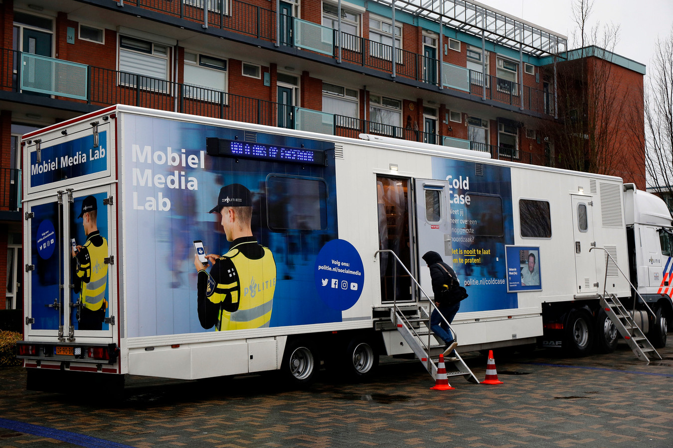 Wijkagenten van Herwijnen komen met Mobiel Media Lab naar het dorp: en dít is wat dat inhoudt ...