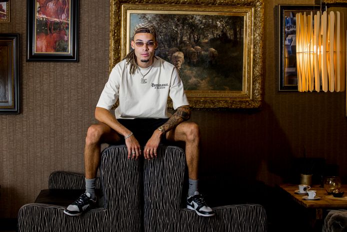 Schiedamse rapper trotseerde verkeerde pad en verdient nu meer dan hij ...