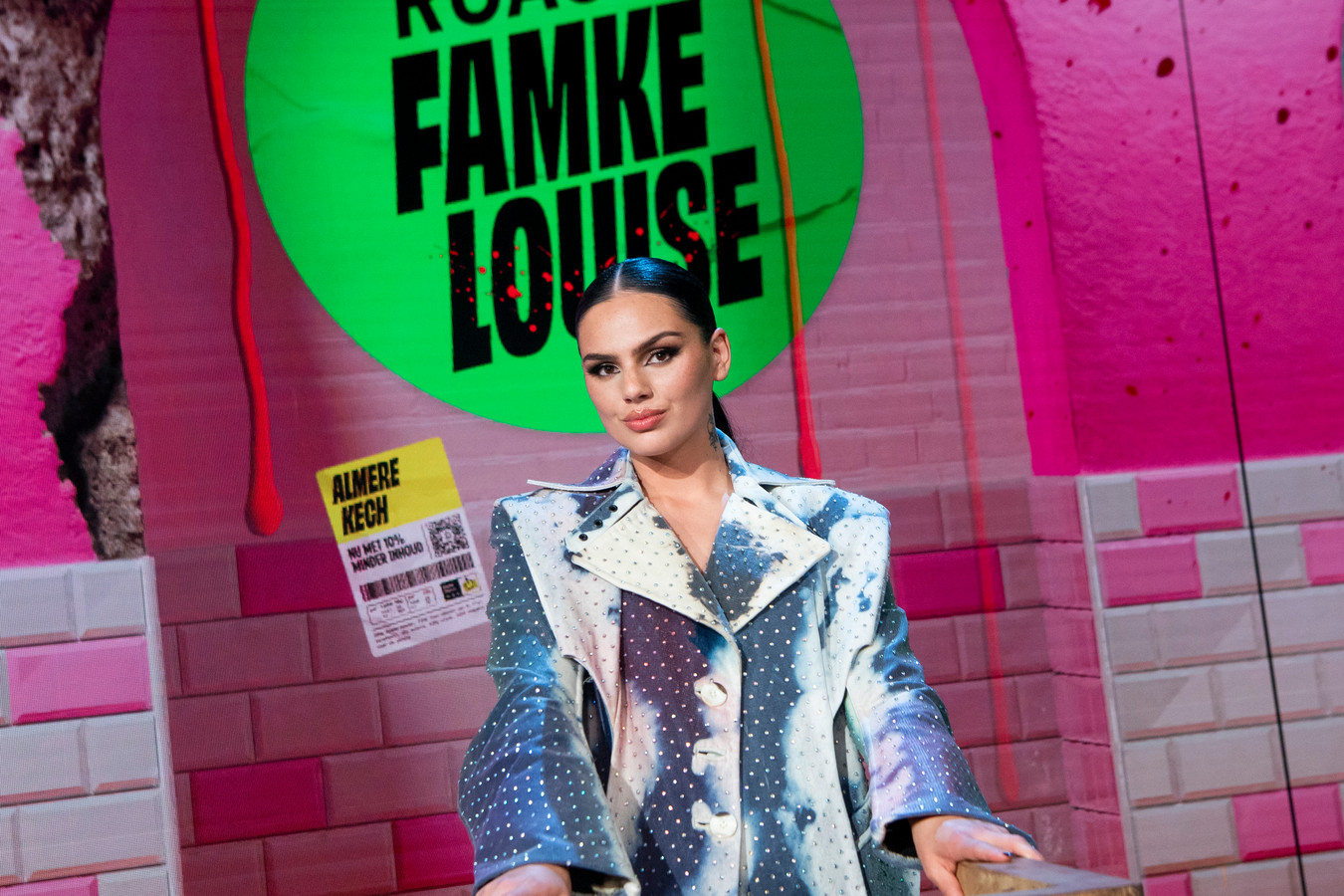 Roast van ‘zenuwachtige’ Famke Louise slechtst bekeken editie | Foto ...