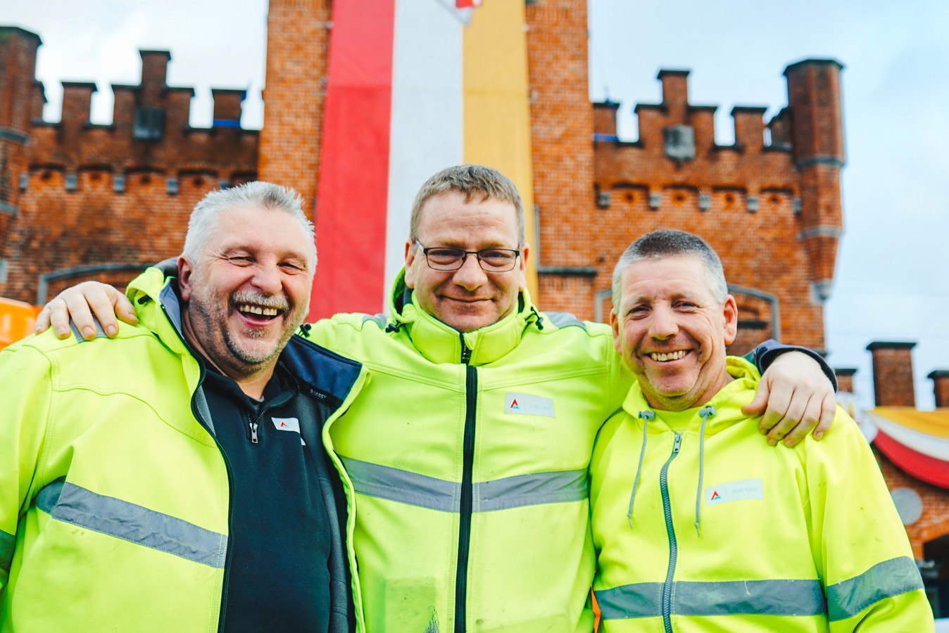 "Noem een voorwerp en je vindt het na de Voil Jeanettenstoet" | Foto ...