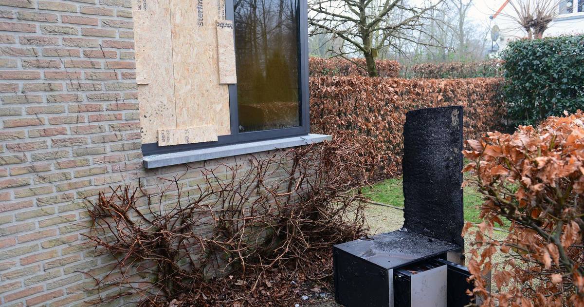 Vrouw die eigen huis in brand stak, vrijuit door psychische stoornis ...