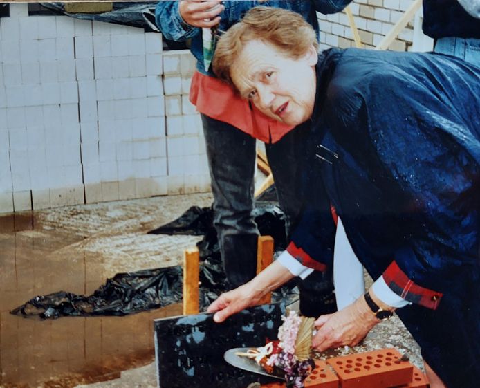Riet (1930-2023) legde een heleboel stenen voor het fundament van Riel ...