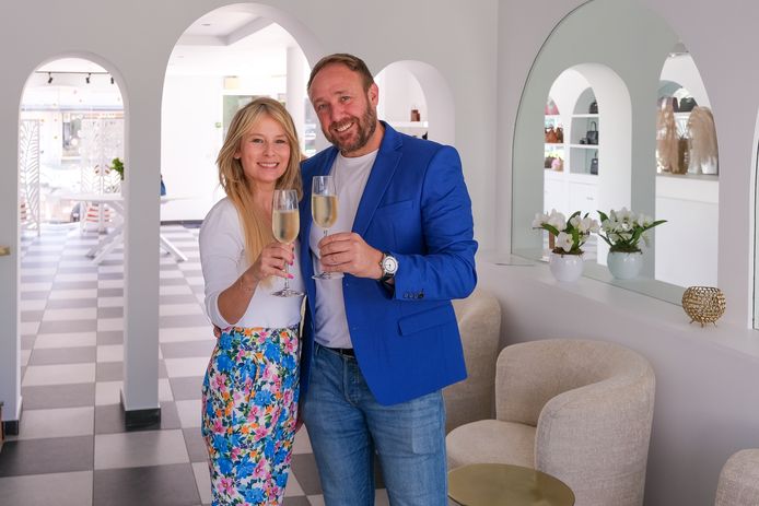 NET OPEN. Delphine en Mickaël combineren hun passies bij Boutique/Bar ...