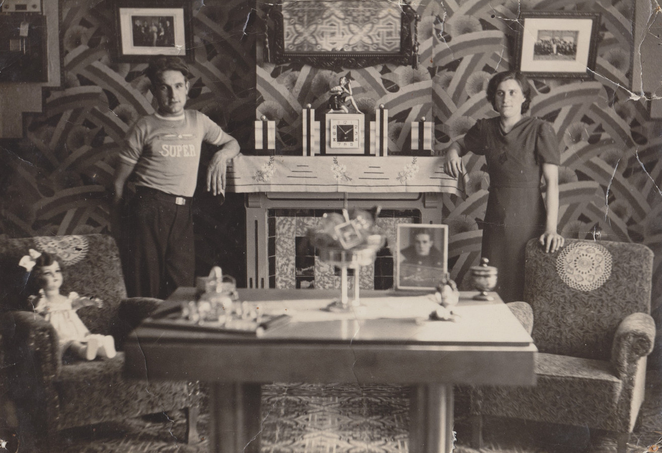 Een schedelbreuk’, zeiden ze... Maar er stonden bandensporen op zijn ...