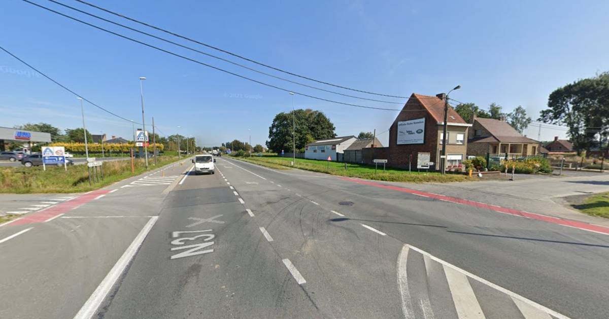 Aanleg middengeleider moet kruispunt Oostlaan en Wezestraat ...