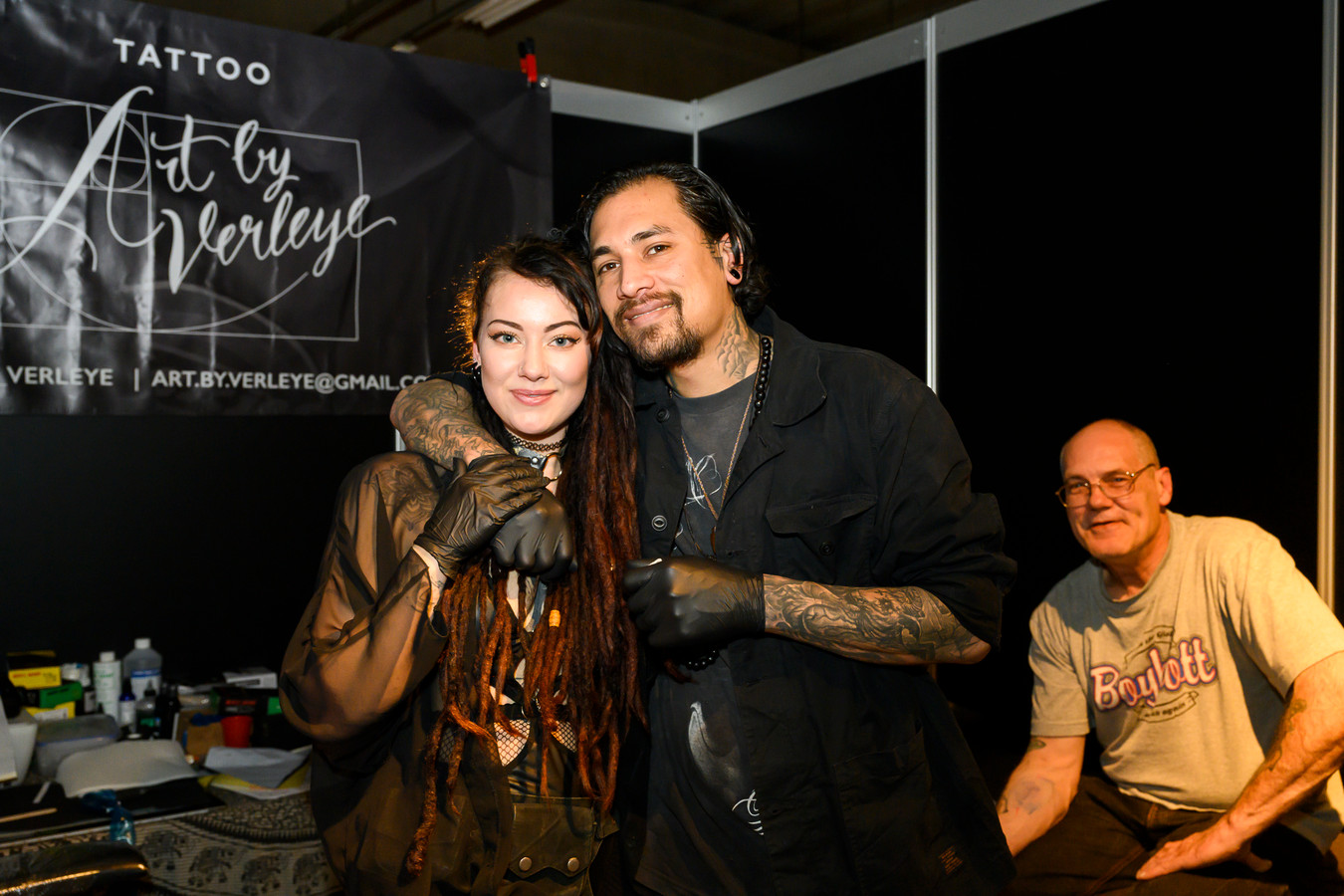 ‘Ponyplay’, tepeltatoeages en strippers die vuur spuwen: dit was de ...