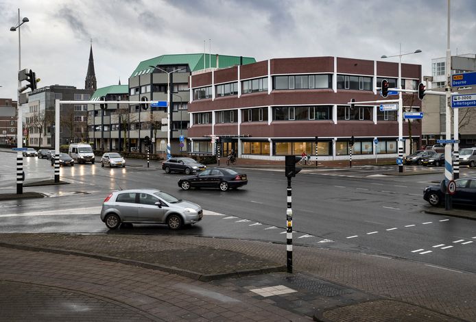 Wonen, werken en eten in lege, Helmondse bank: ABN-AMRO-pand wordt ...
