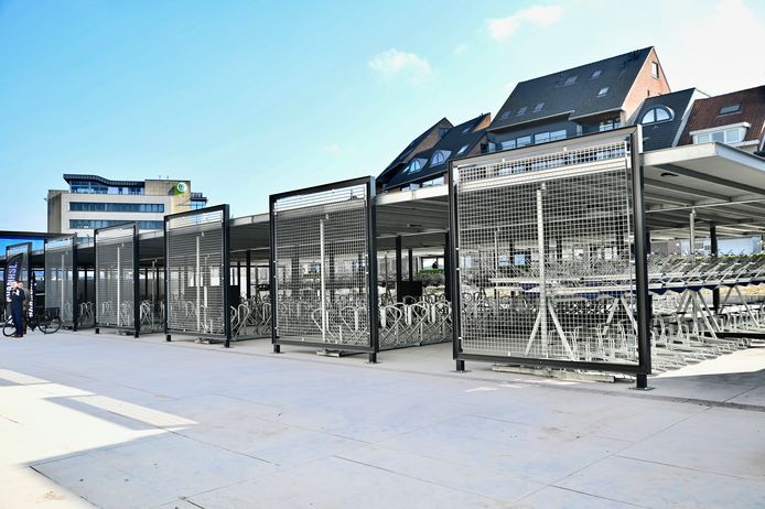 Nu ook fietsenstalling met toegangscontrole in gebruik aan station ...