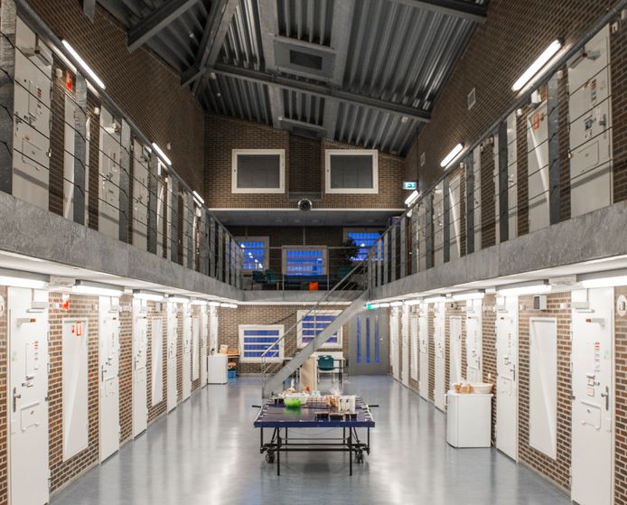 Vrouwelijke gedetineerde ontsnapt uit gevangenis Nieuwersluis tijdens ...