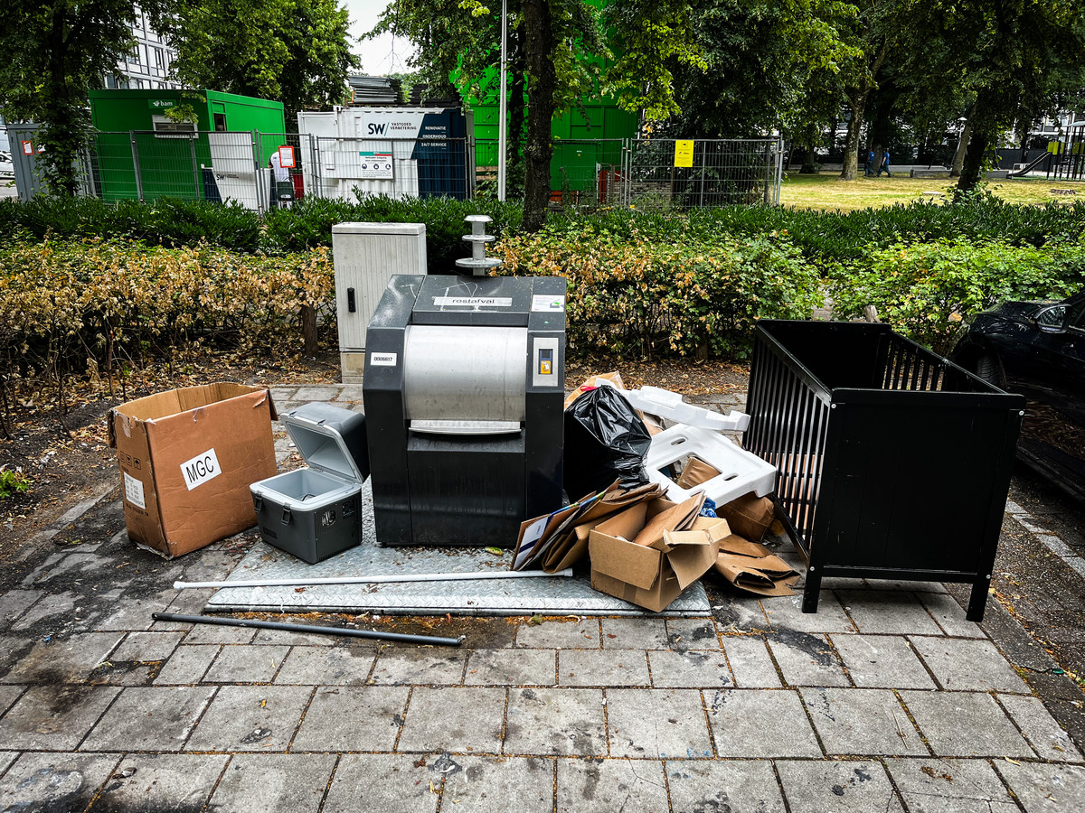 Bewoners Overvecht ergeren zich kapot aan bergen afval op straat: ‘Ben ...