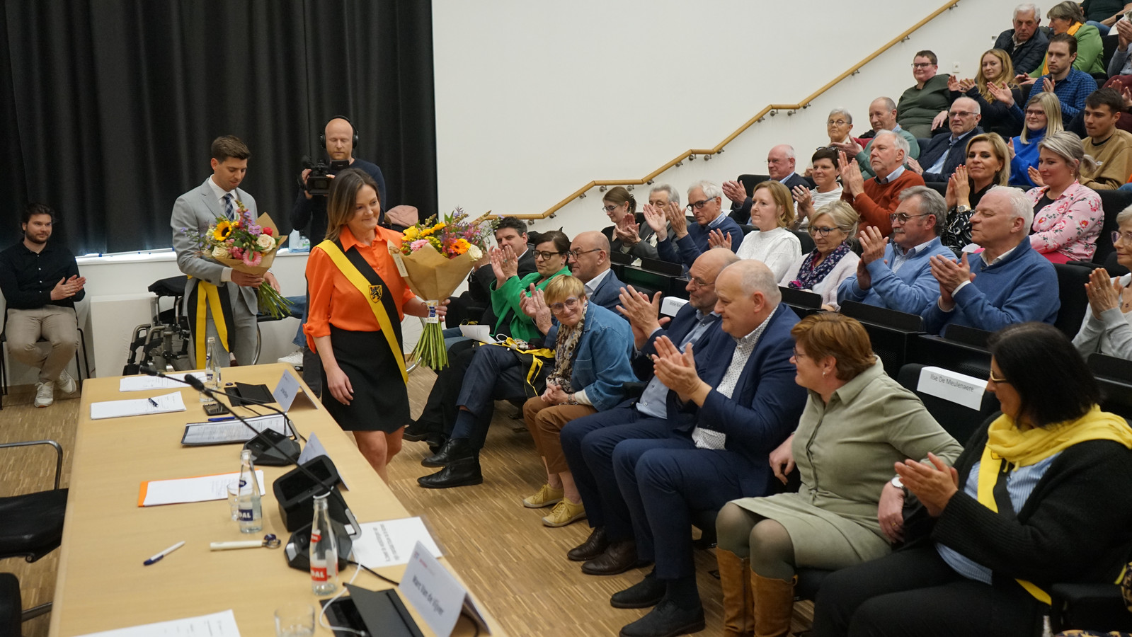 Lien Van Dooren en Jeroen Verhulst leggen eed af als schepen, Raf Van ...