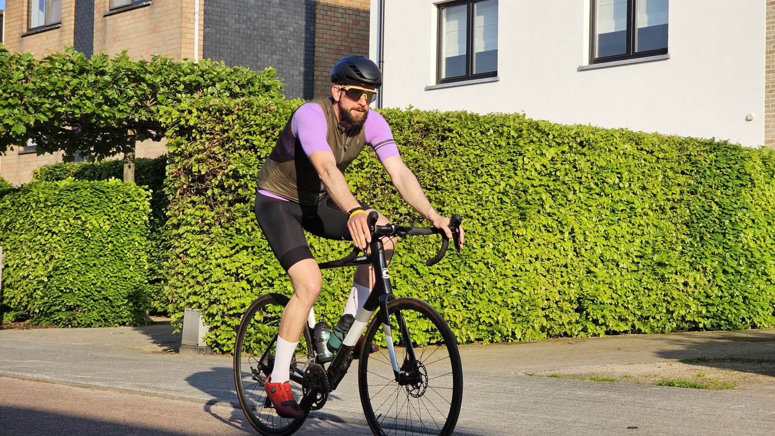Cederic aan de start van 1000 km voor Kom op tegen Kanker voor ...