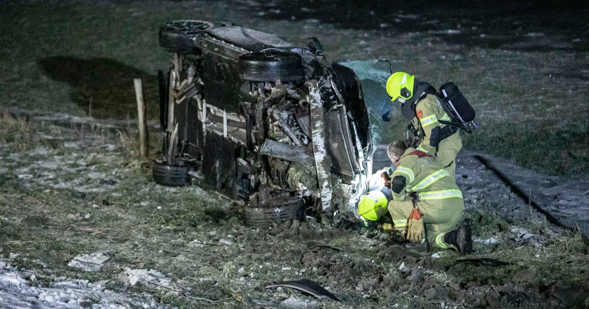 19-jarige automobilist uit Doesburg slaat over de kop en raakt ...