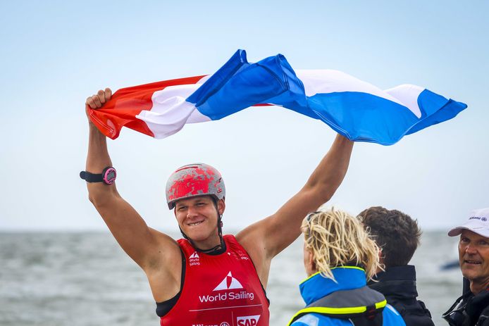 Windsurfer Luuc van Opzeeland pakt bij WK in Den Haag goud in ...