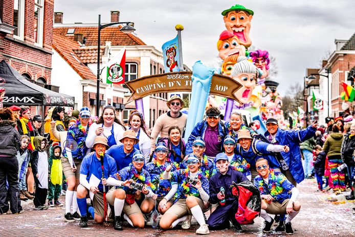 ‘Agge mar oe zelluf zijt’ tijdens de grotste oeptocht van ut ...