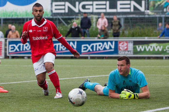 Aanvaller Serhat Koç terug bij DOVO | Amateurvoetbal | gelderlander.nl