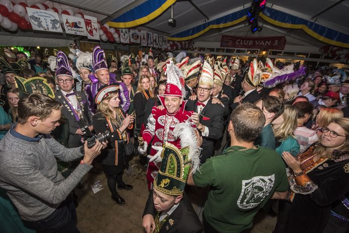 Crisis bij carnaval Losser, na voorzitter stapt ook hoofdbestuur Gaffel ...