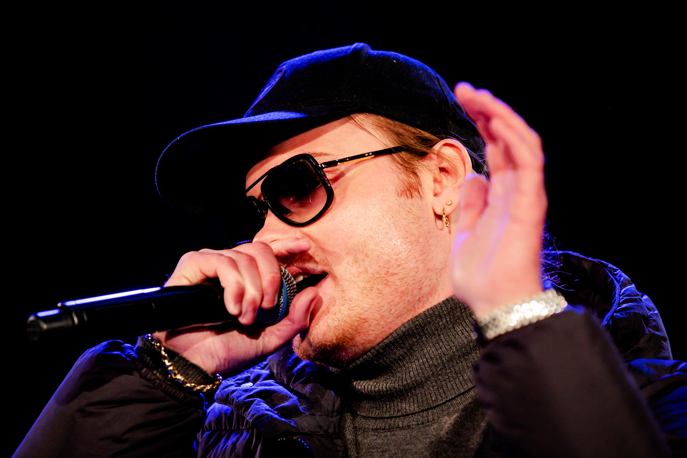 Rapper Donnie in eigen kookshow: ‘Iedereen kan koken, behalve Fransie ...