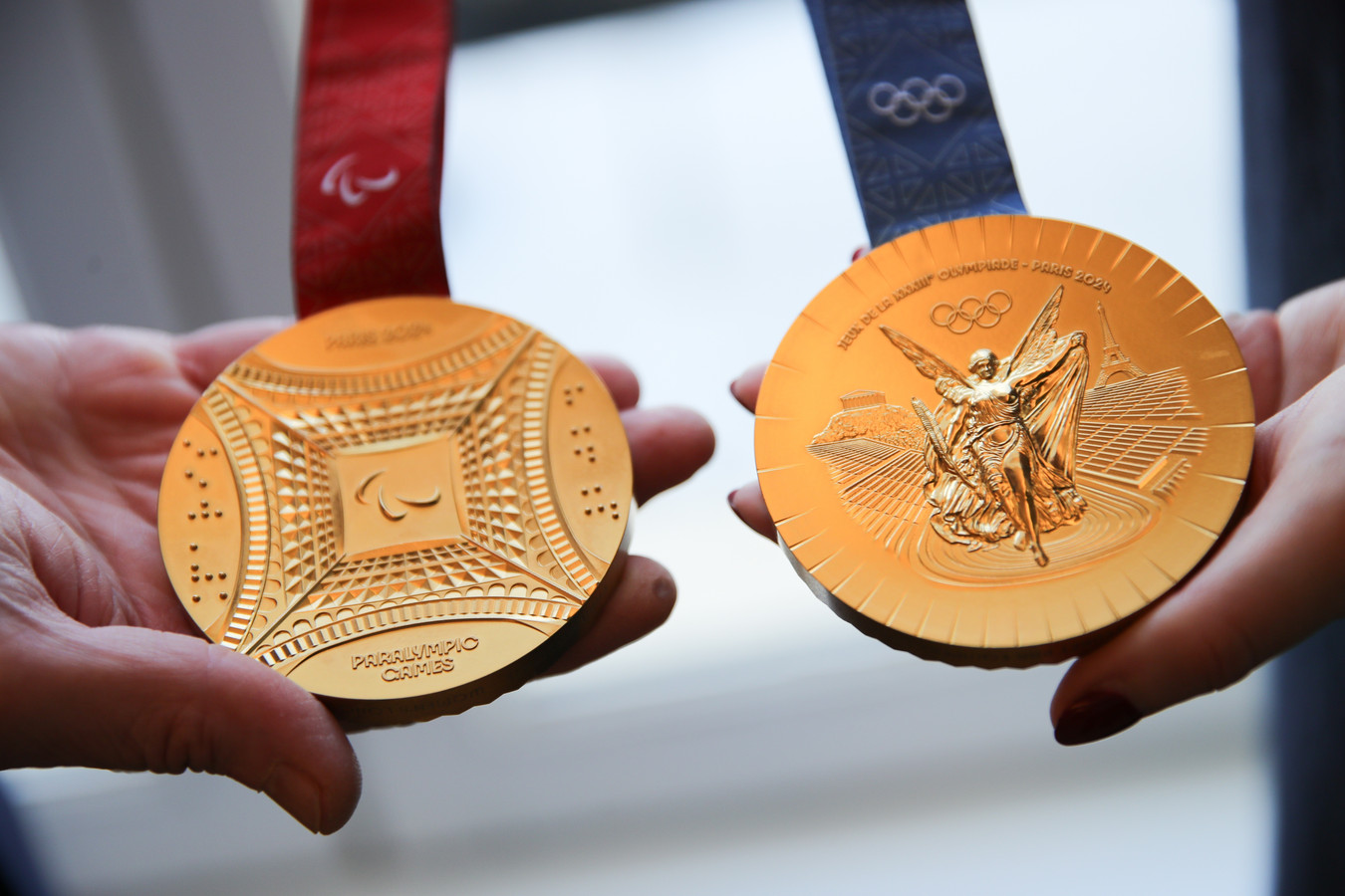 Olympische medailles van Parijs voorgesteld: loopt Evenepoel komende ...