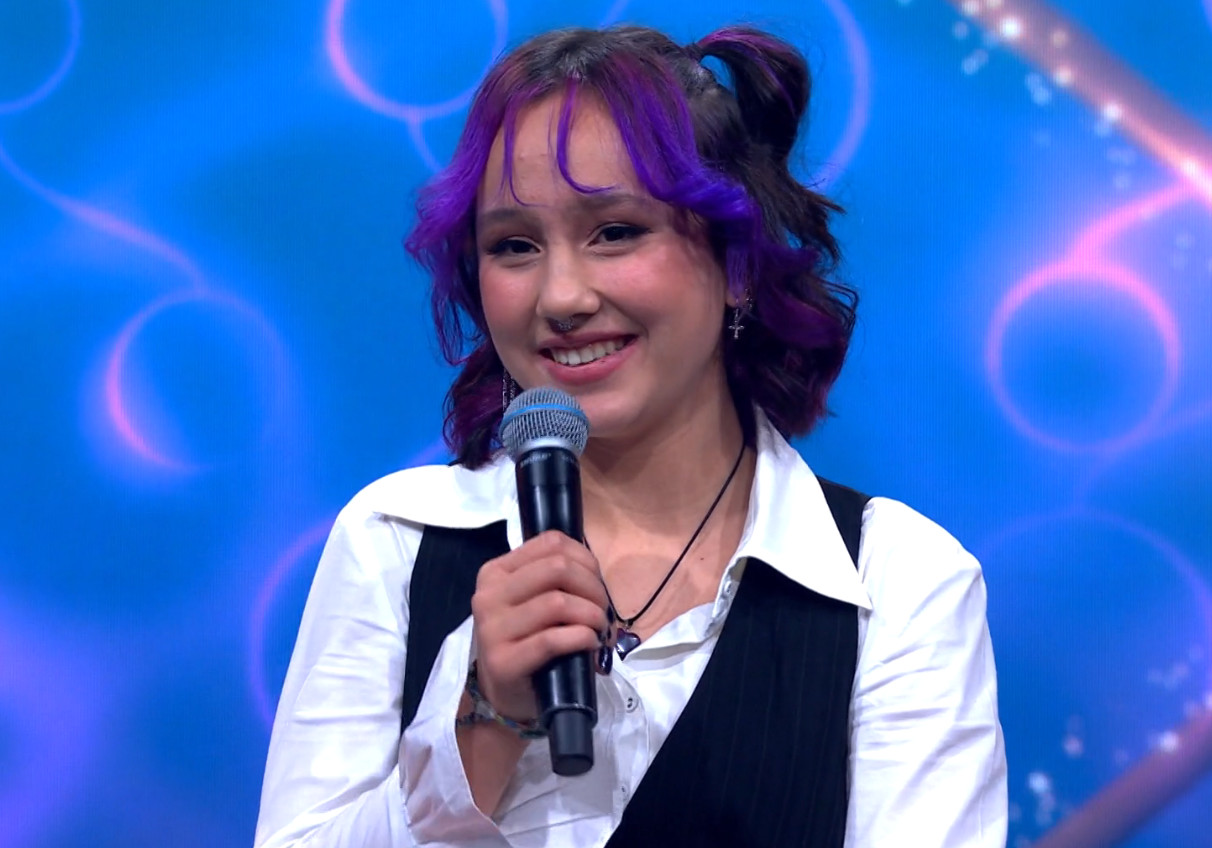 Dochter (13) van SBS 6-ster duikt op bij Dna singers en steelt harten ...