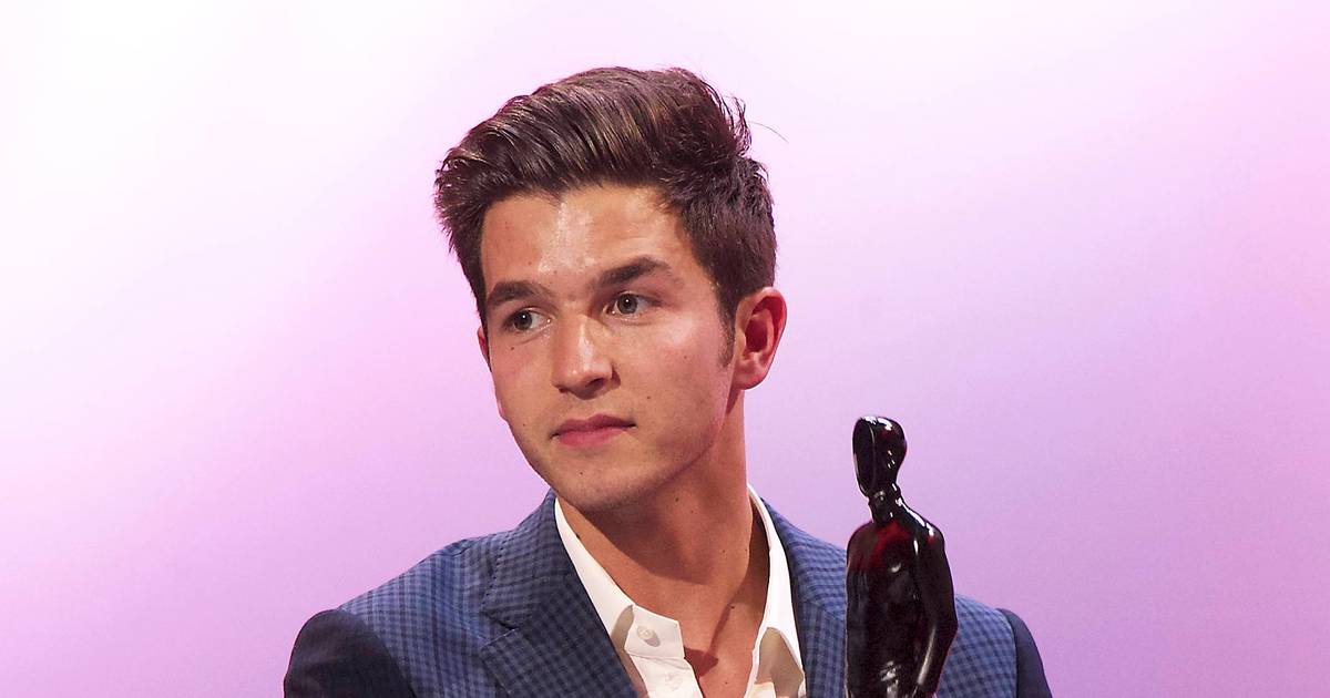 Matteo Simoni op de koffie bij Dennis Black Magic | Film | hln.be