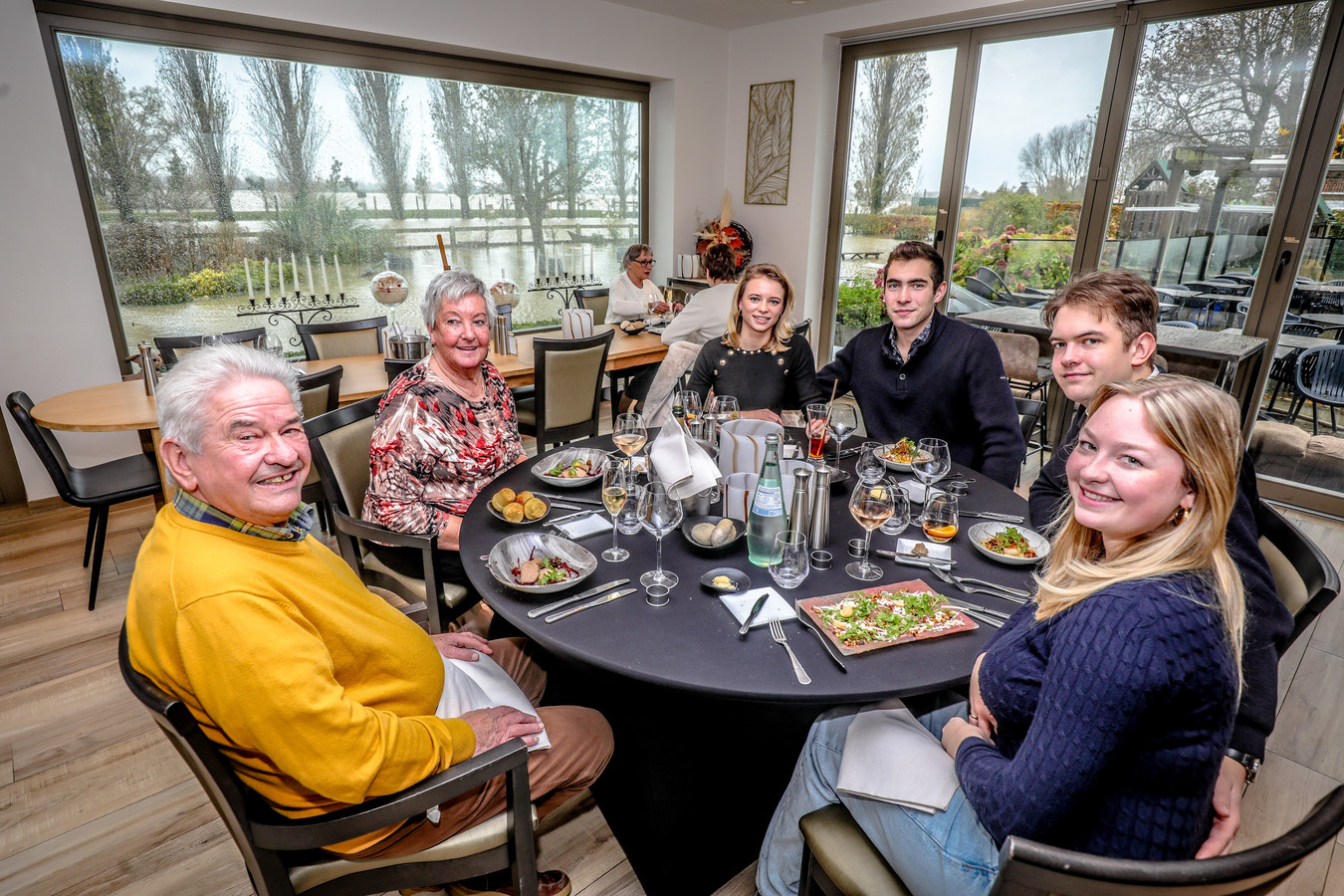 REPORTAGE. Wij kozen een tafel met ‘zeezicht’ in restaurant De ...