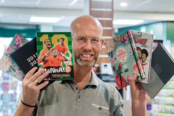 Papieren schoolagenda overbodig? ‘Alles kan toch digitaal’ | Breda ...